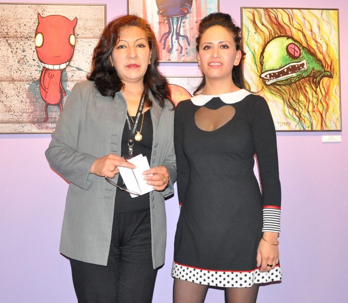 El Diario - "Amigos del muro" de Alexandra Ramírez